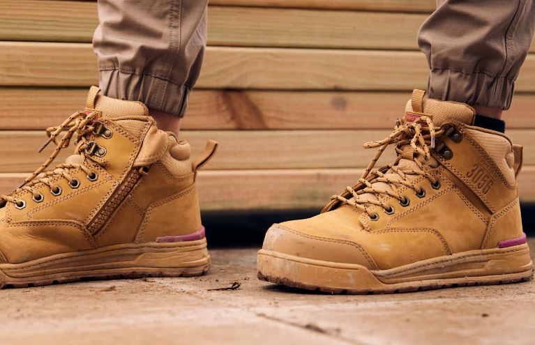 How to fit Work Boots & Maximise Your Comfort? We Tell You